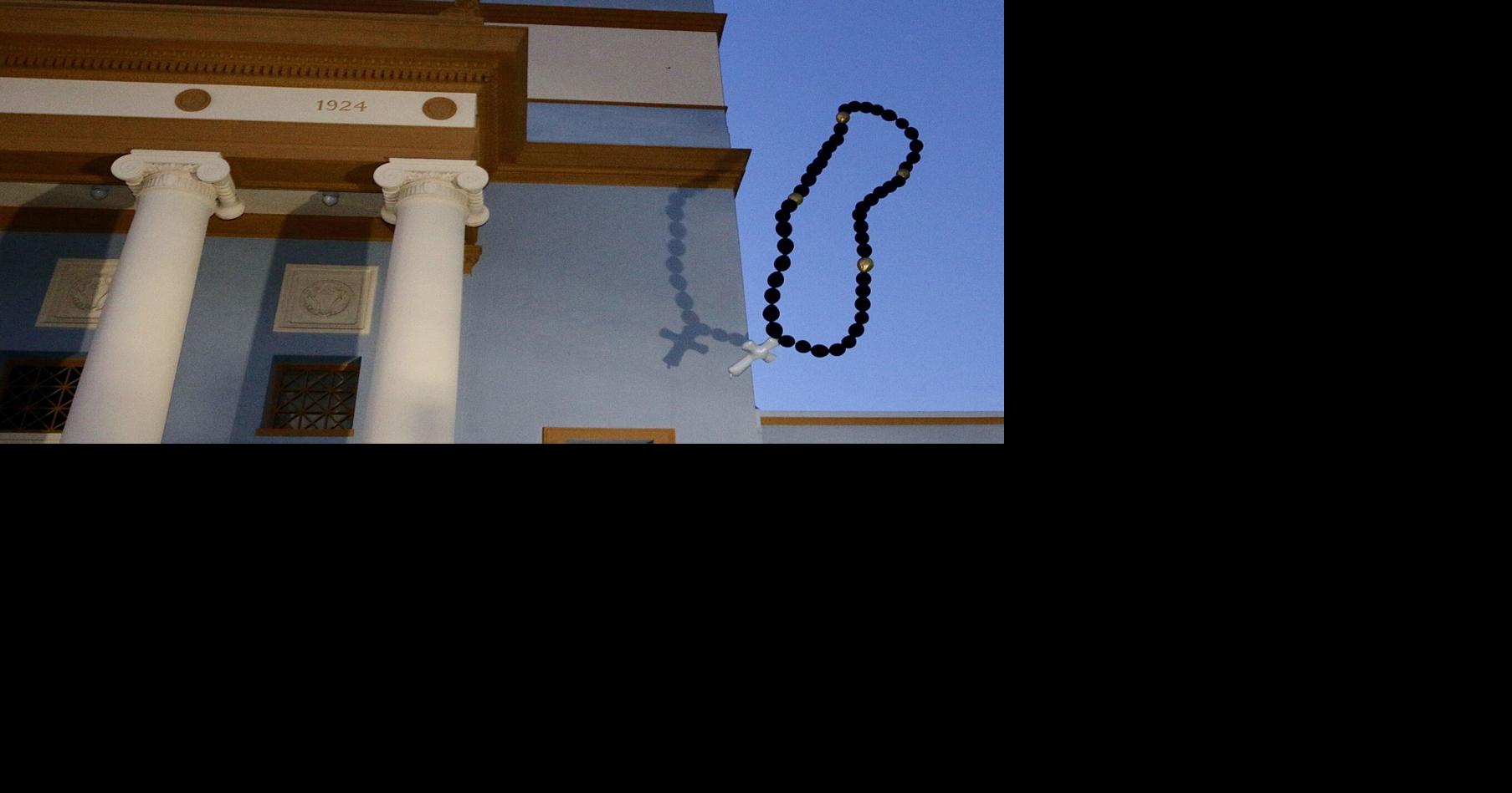 Candlelight vigil held in remembrance of slain boxer Adrian Valdovinos ...