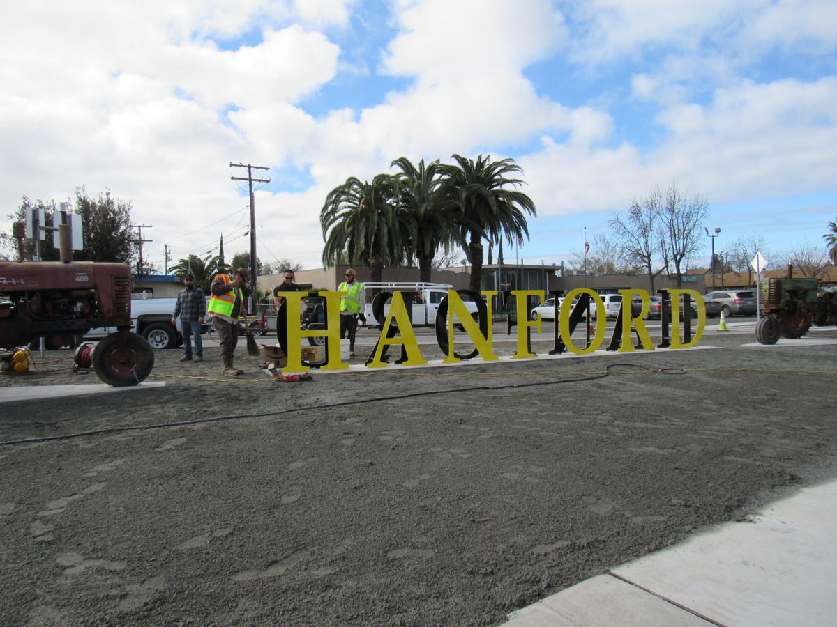 Hanford sign installed | Local | hanfordsentinel.com