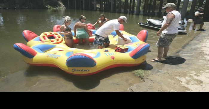 Floating fans take to the Kings | Local News | hanfordsentinel.com