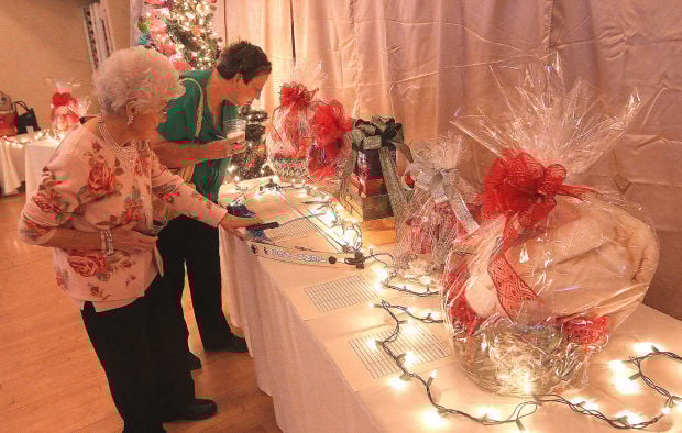 Hanford Chamber Tree Auction | Gallery | hanfordsentinel.com