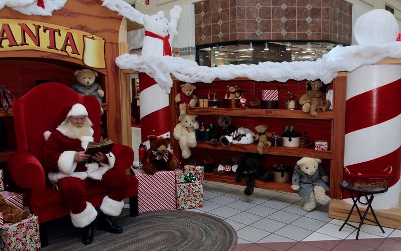 Santa visits the Hanford Mall | Entertainment | hanfordsentinel.com