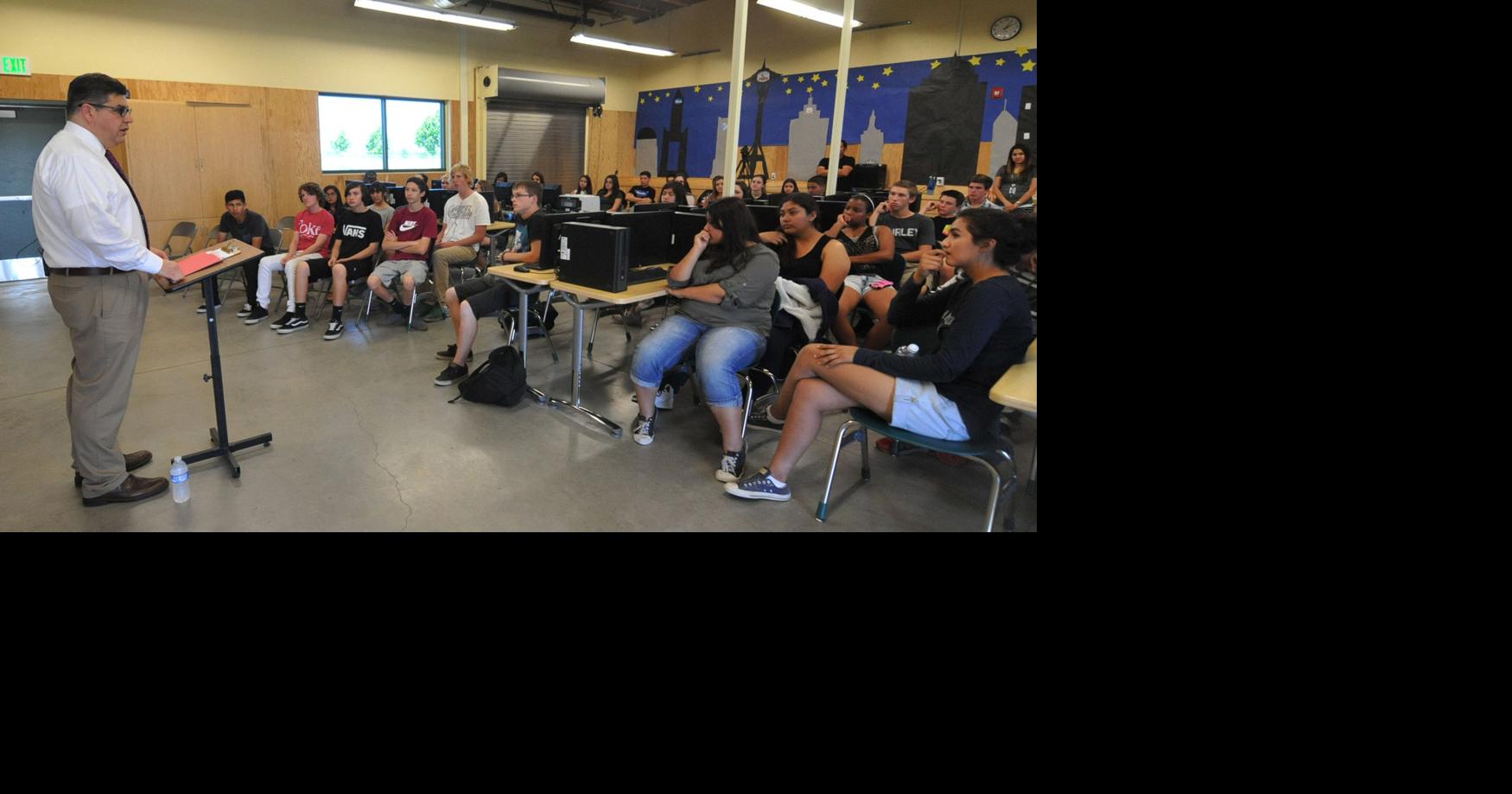 Castro speaks to Hanford students | Local News | hanfordsentinel.com