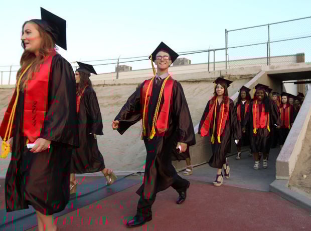 Hanford High graduation | Gallery | hanfordsentinel.com
