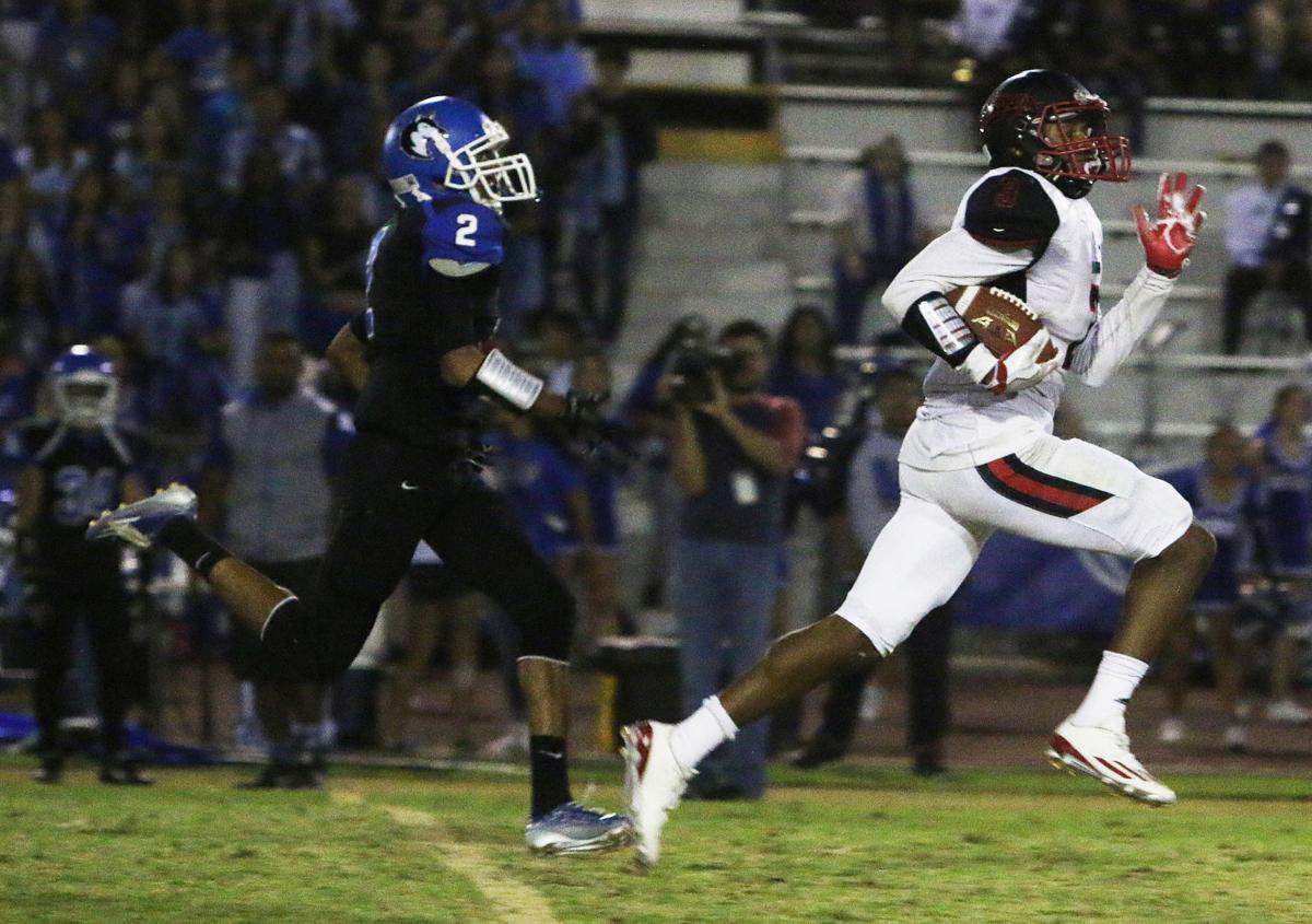 Dog Bowl: Bullpups run past Huskies | Local | hanfordsentinel.com