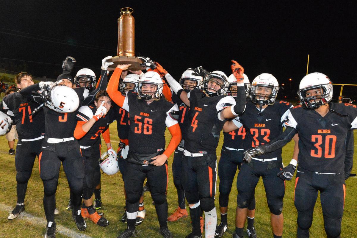 Bears to face tough football road | Local News | Selma / Kingsburg ...