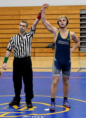Lantz advances to wrestling regionals | Sports | harborcountry-news.com