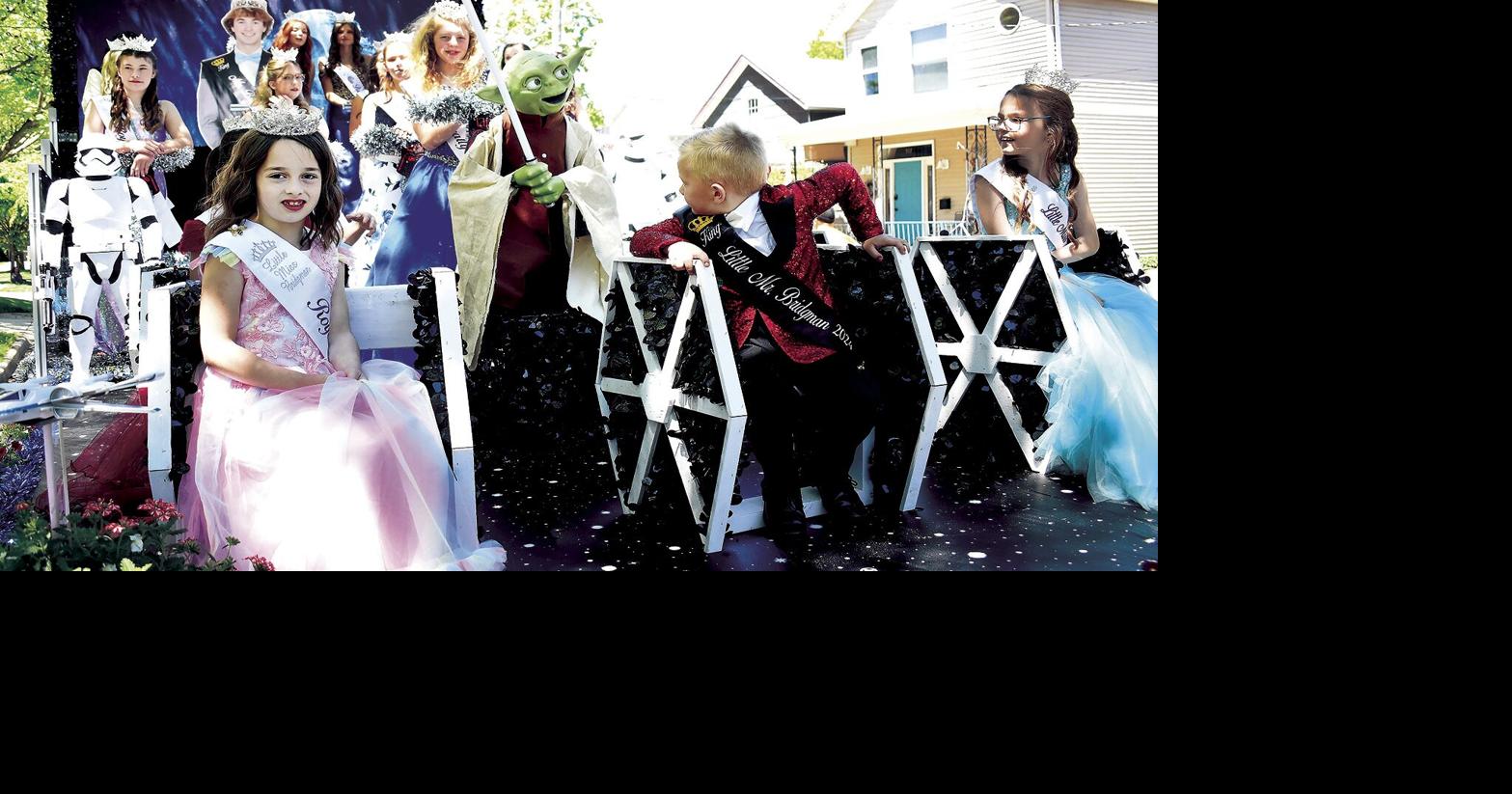 BLOSSOMTIME ON PARADE | Features | harborcountry-news.com