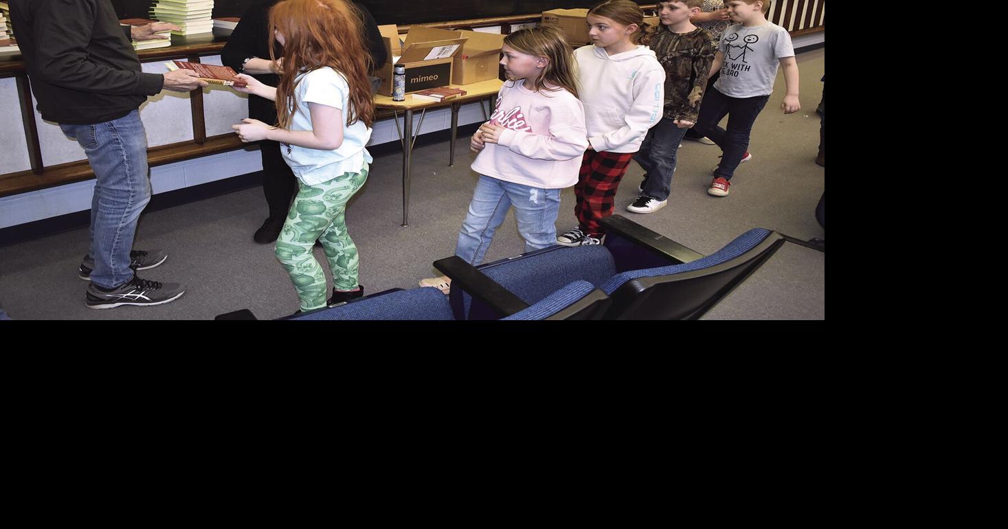 River Valley Elementary kicks off ‘Two Books, One School’ | Features ...