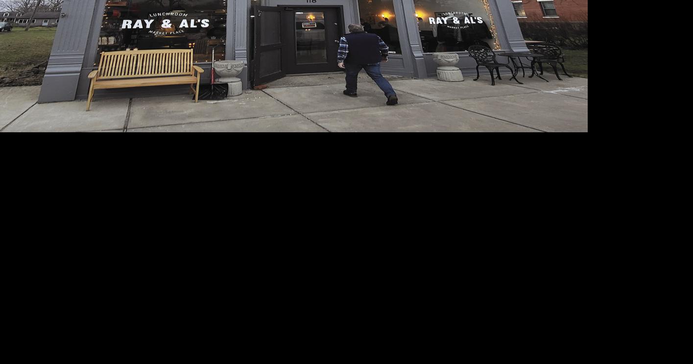 Harbor Country Chamber members mix and dine at Ray & Al’s | Features ...