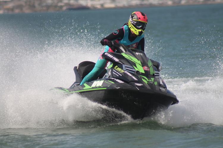 Rain or shine, Mark Hahn 300 races on | Galleries | havasunews.com