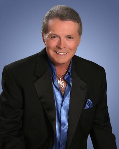 Mickey Gilley performing at Laughlin’s Riverside Resort | Entertainment ...
