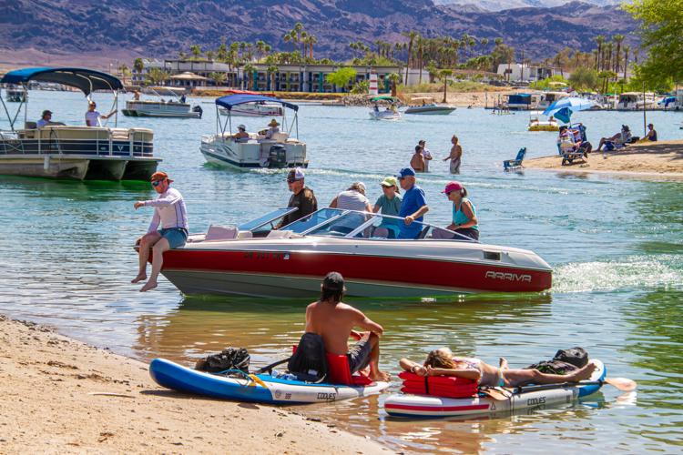 Storming the Beaches: Older crowd arrives on channel in Wednesday lull ...