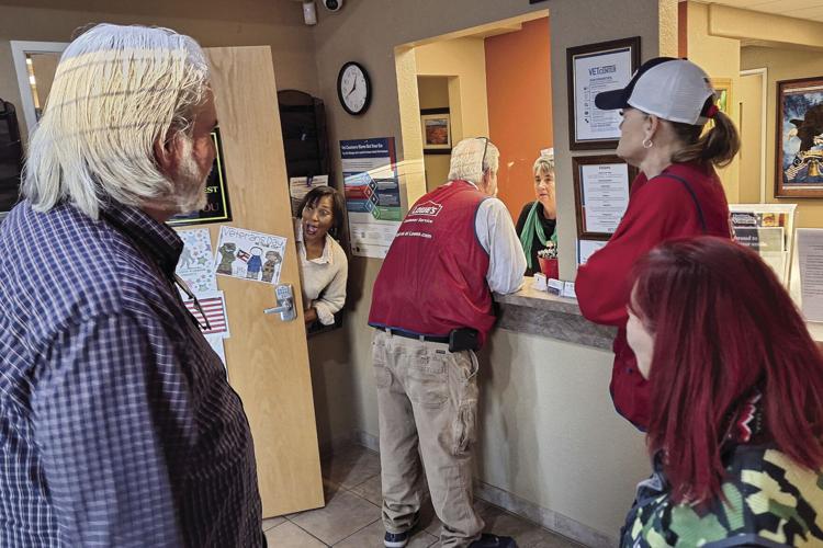 Hometown Heroes: Lowe’s decks out Havasu’s Vet Center for the holidays ...