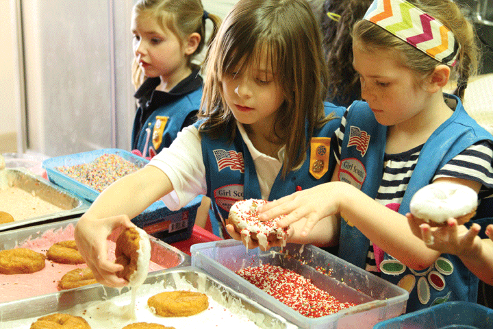 Havasu Girl Scouts learn art of donut making | Local News Stories | havasunews.com