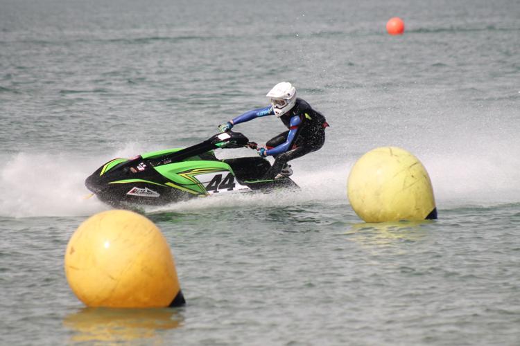 Rain or shine, Mark Hahn 300 races on | Galleries | havasunews.com