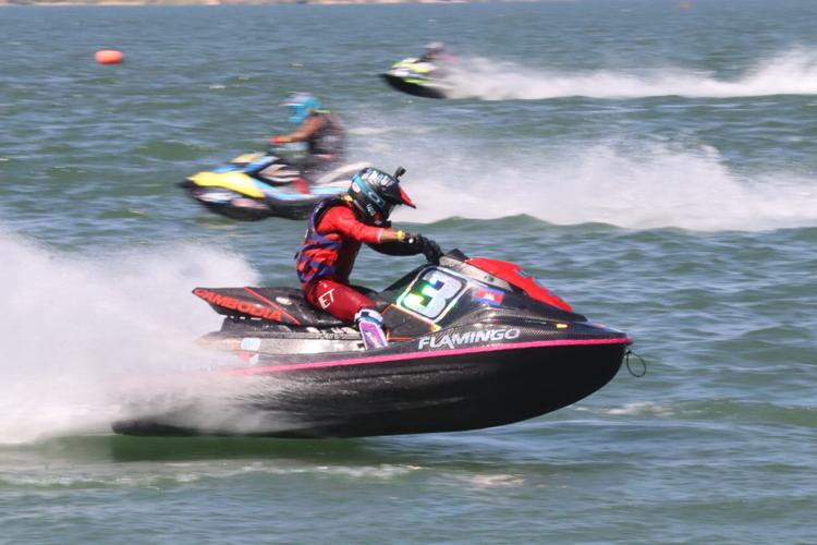 Photos: Thursday IJSBA races | Complimentary | havasunews.com