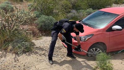 Stranded driver from New York shoveled out by Mohave County Sheriff's ...