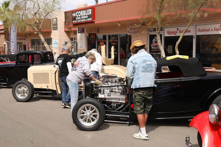 Classic cars line Main Street ahead of Havasu Deuces Car Show | Local ...