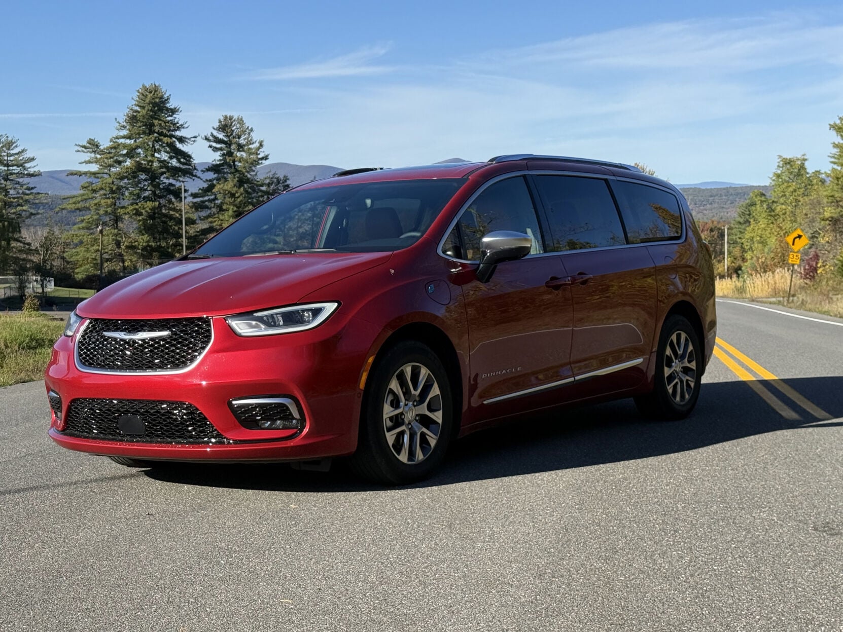 Auto review: 2026 Chrysler Pacifica Pinnacle keeps brand afloat ...