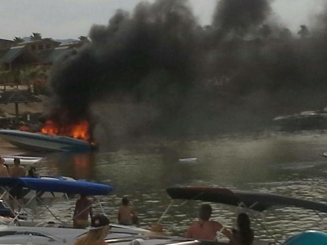 Boat fire near Topock | | havasunews.com