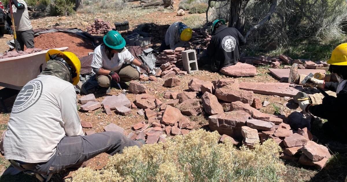Ancestral Lands Crews begin construction of Zuni bread ovens at Desert ...