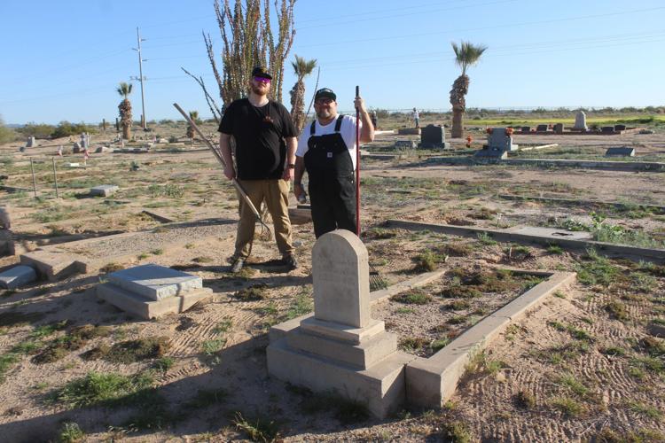 Volunteers work to spruce up Parker Cemetery | Parker News | havasunews.com