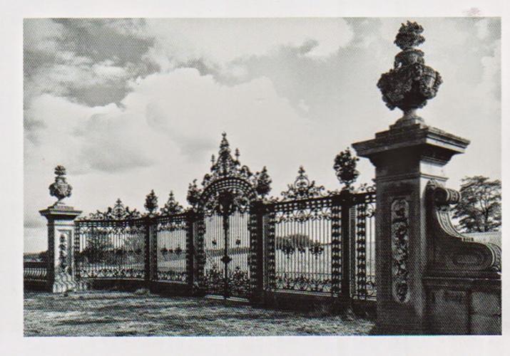 Historic heirloom: Foley descendent visits Havasu to see antique gates ...