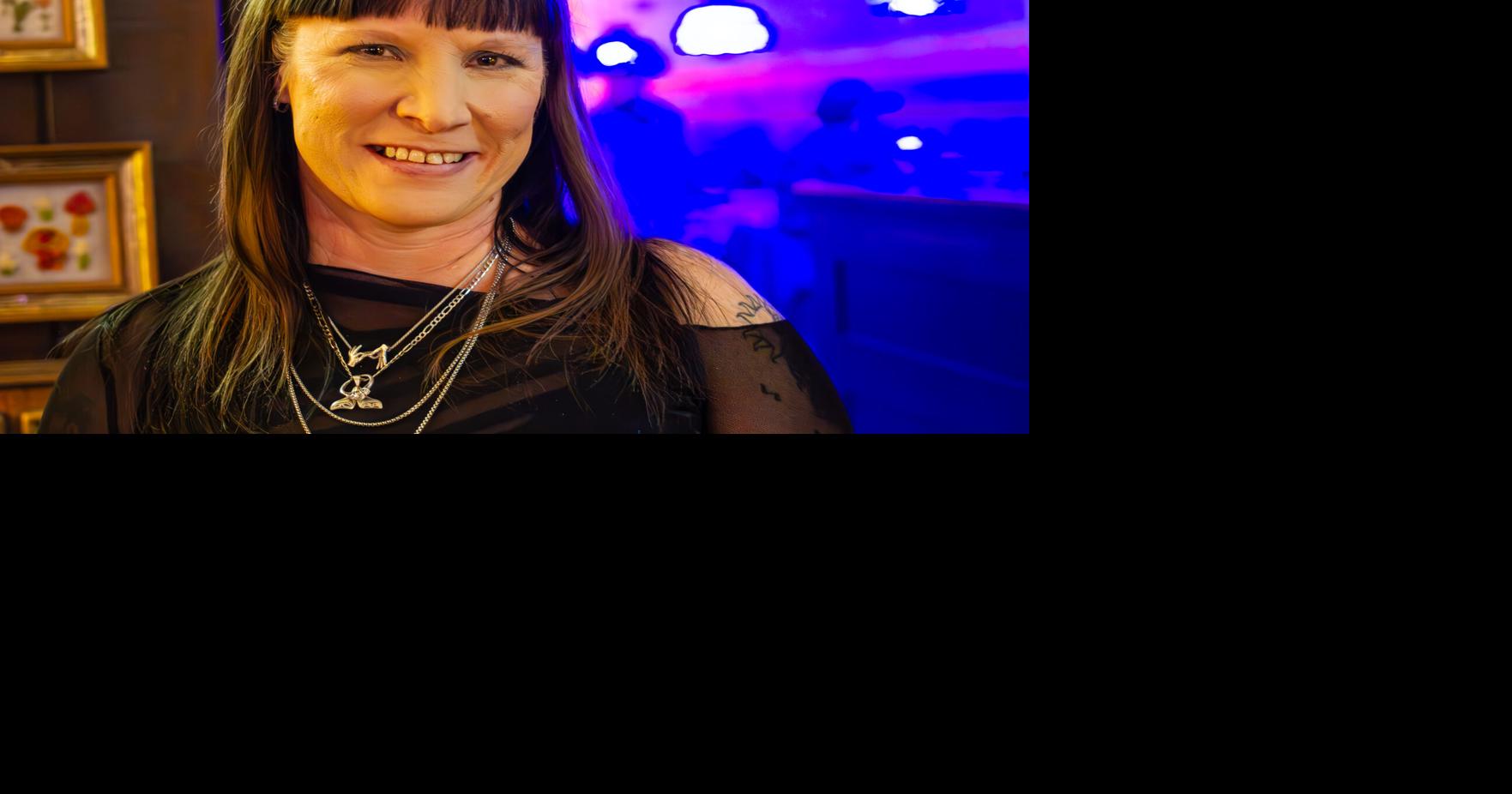 Deaf Comedy Jam: Havasu interpreter brings laughs to deaf community ...