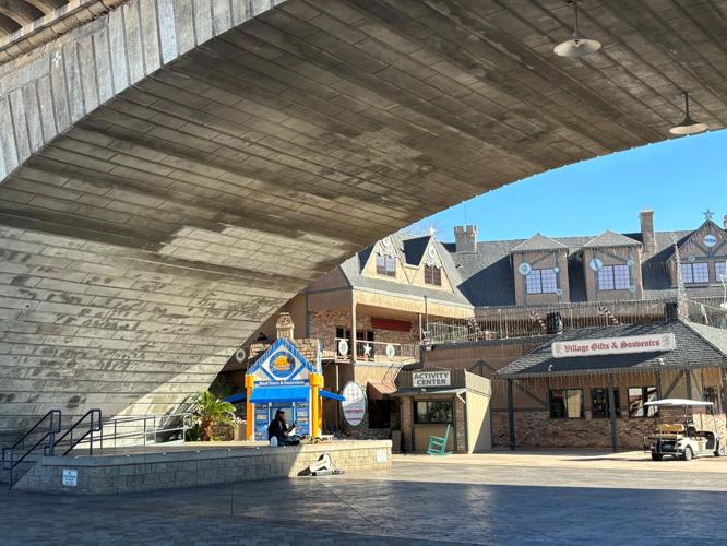 City to consider leasing bridge stage to London Bridge Resort | Local ...