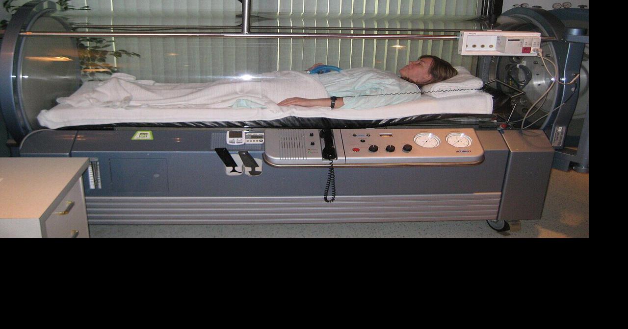 What is a hyperbaric chamber? How it works, what it treats and why it ...
