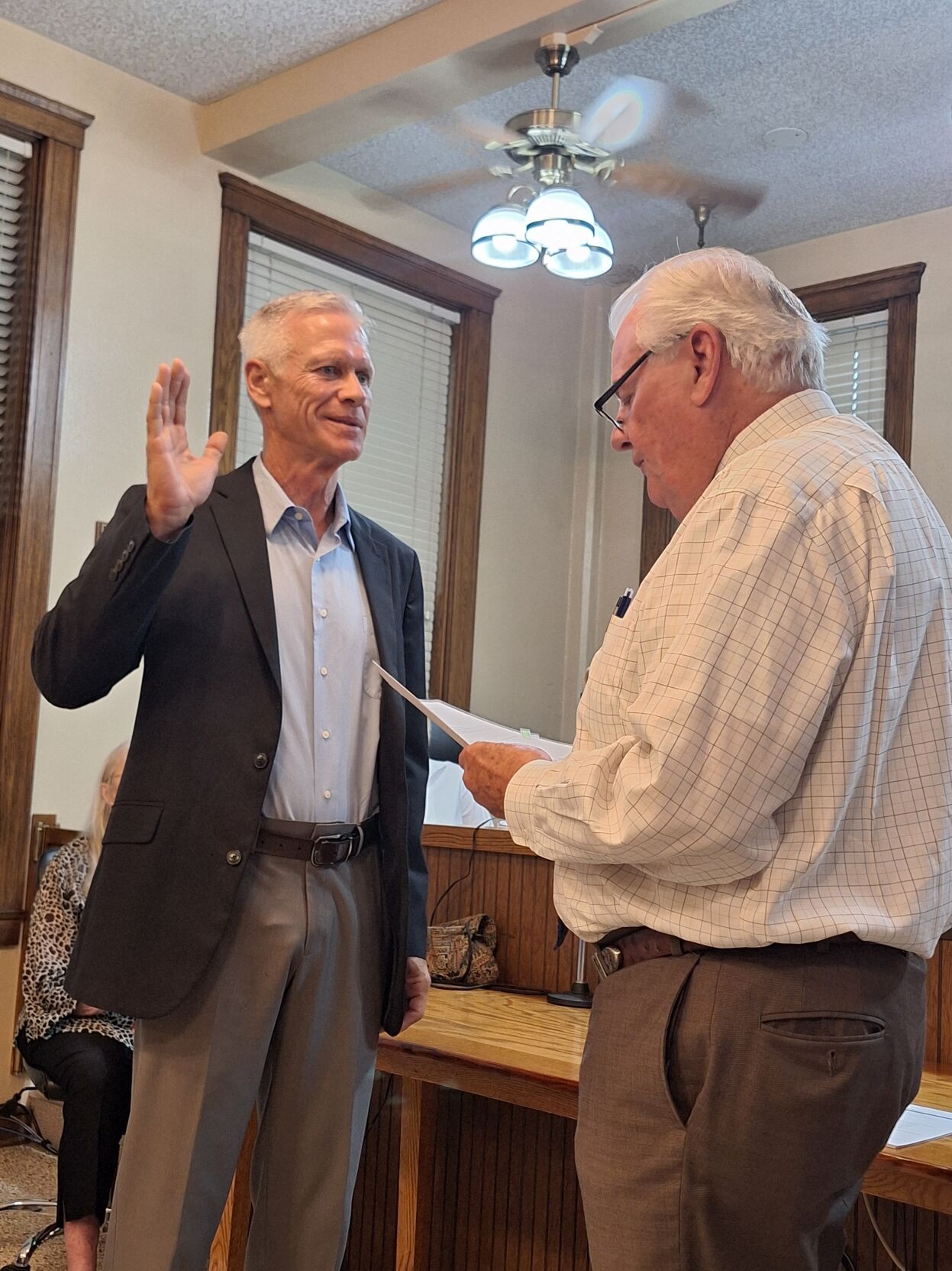 County agrees to 10-year extension with city for EMS ...