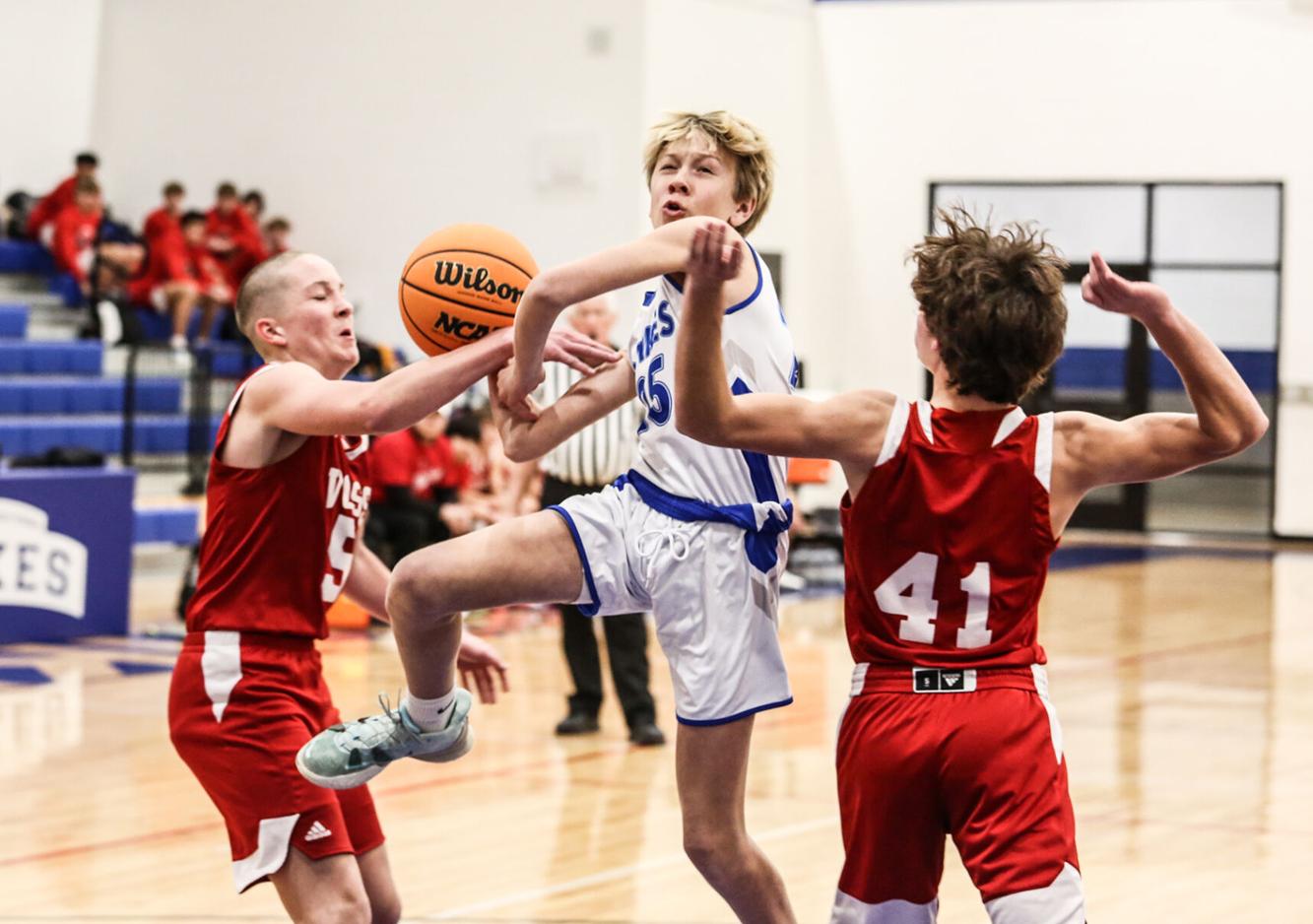 Spikes win, lose, tie against Voss | Sports | hccommunityjournal.com