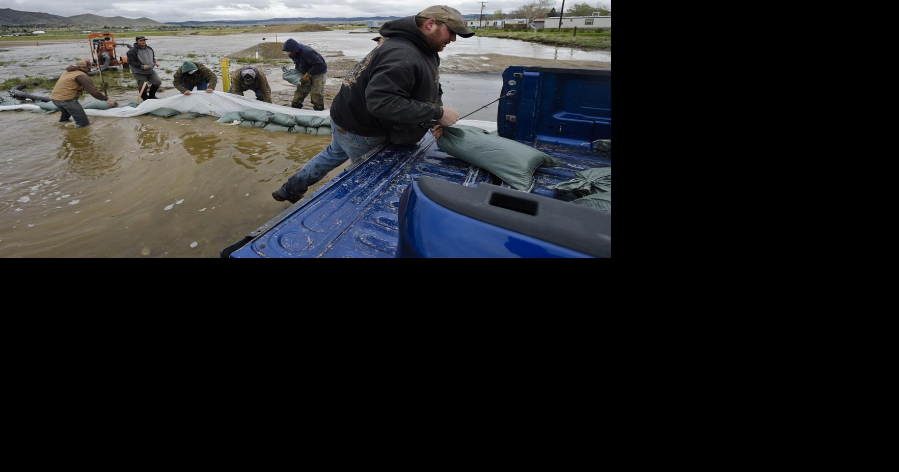 Volunteers take over Helena sandbagging effort after county bows out