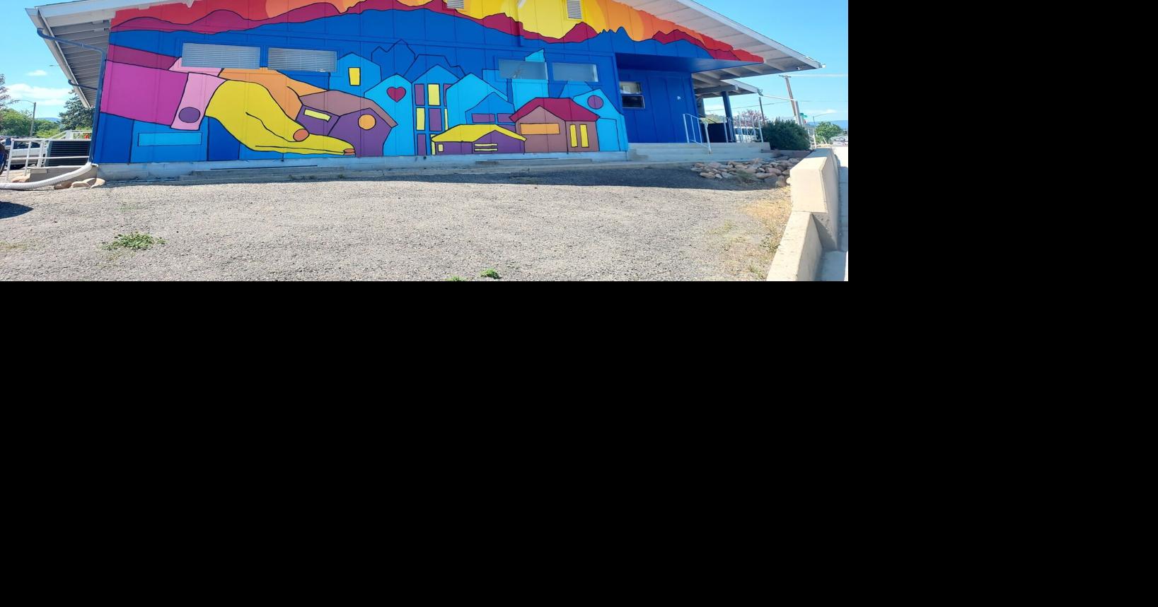 Teens paint new mural on United Way building in Helena