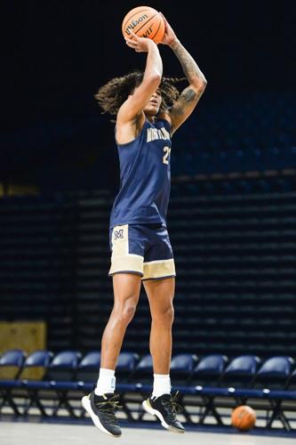 RaeQuan Battle carrying scoring load for Montana State men early in season