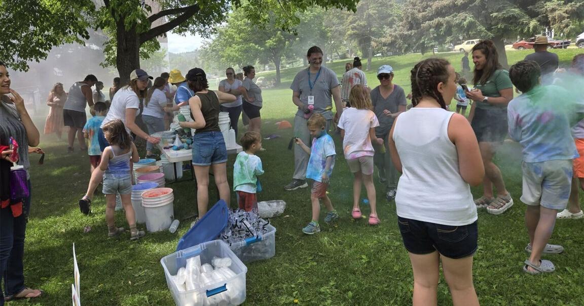 Helena library kicks off summer programs with color party