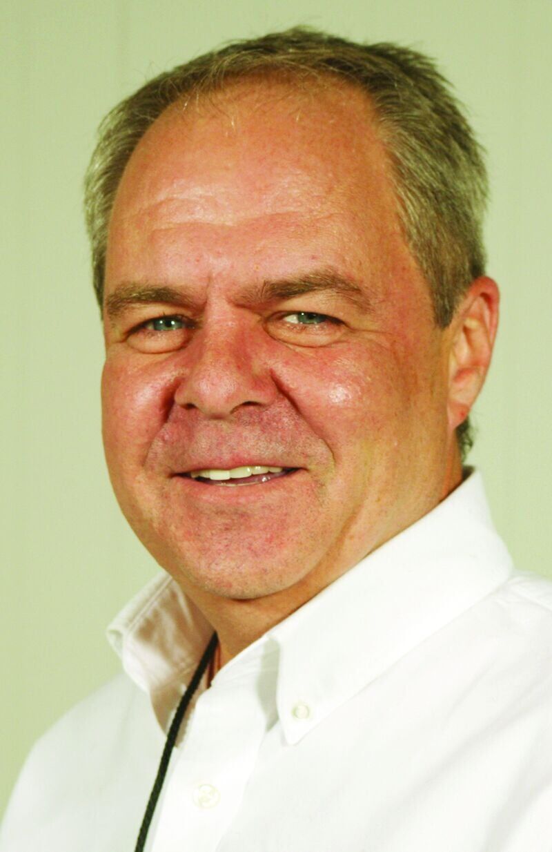 Reporter Mike Smith honored for integrity, quest for truth