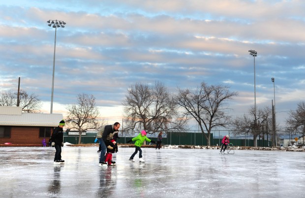 Memorial Park ice rink, warming house opens