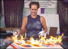 Spray-paint artist wows fairgoers