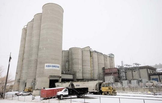 Ash Grove Cement plant will close again