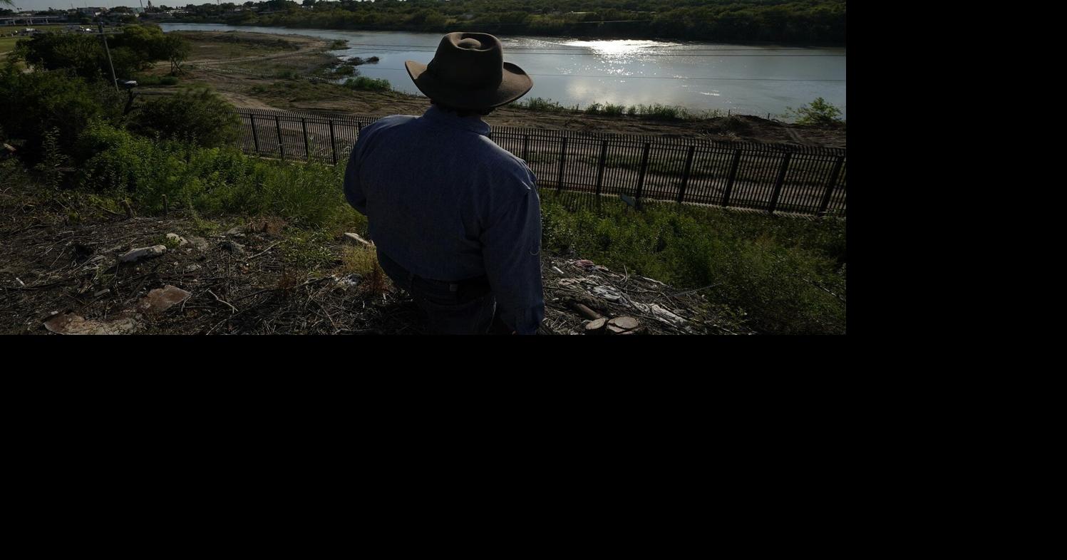 Texas using disaster declarations to install buoys and razor wire on ...