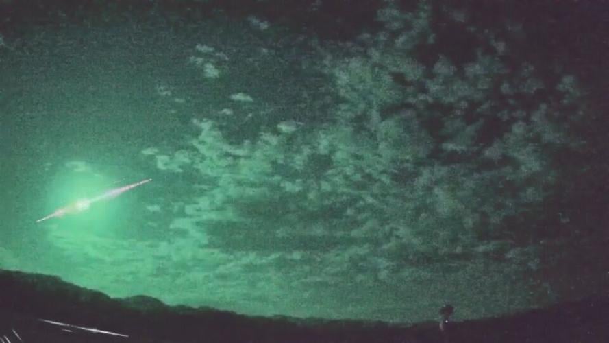 Meteor causes huge fireball over Montana sky