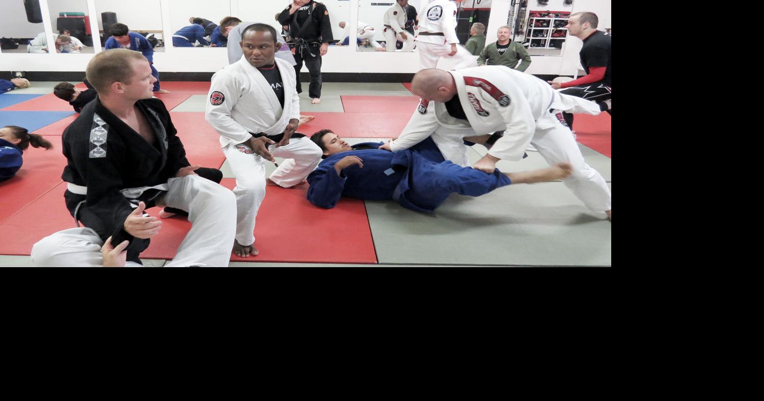 Master of his art: Jiujitsu students learn from Fredson Paixao, one of ...