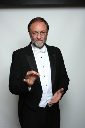 Man starts new women's choir to cope with loss of wife