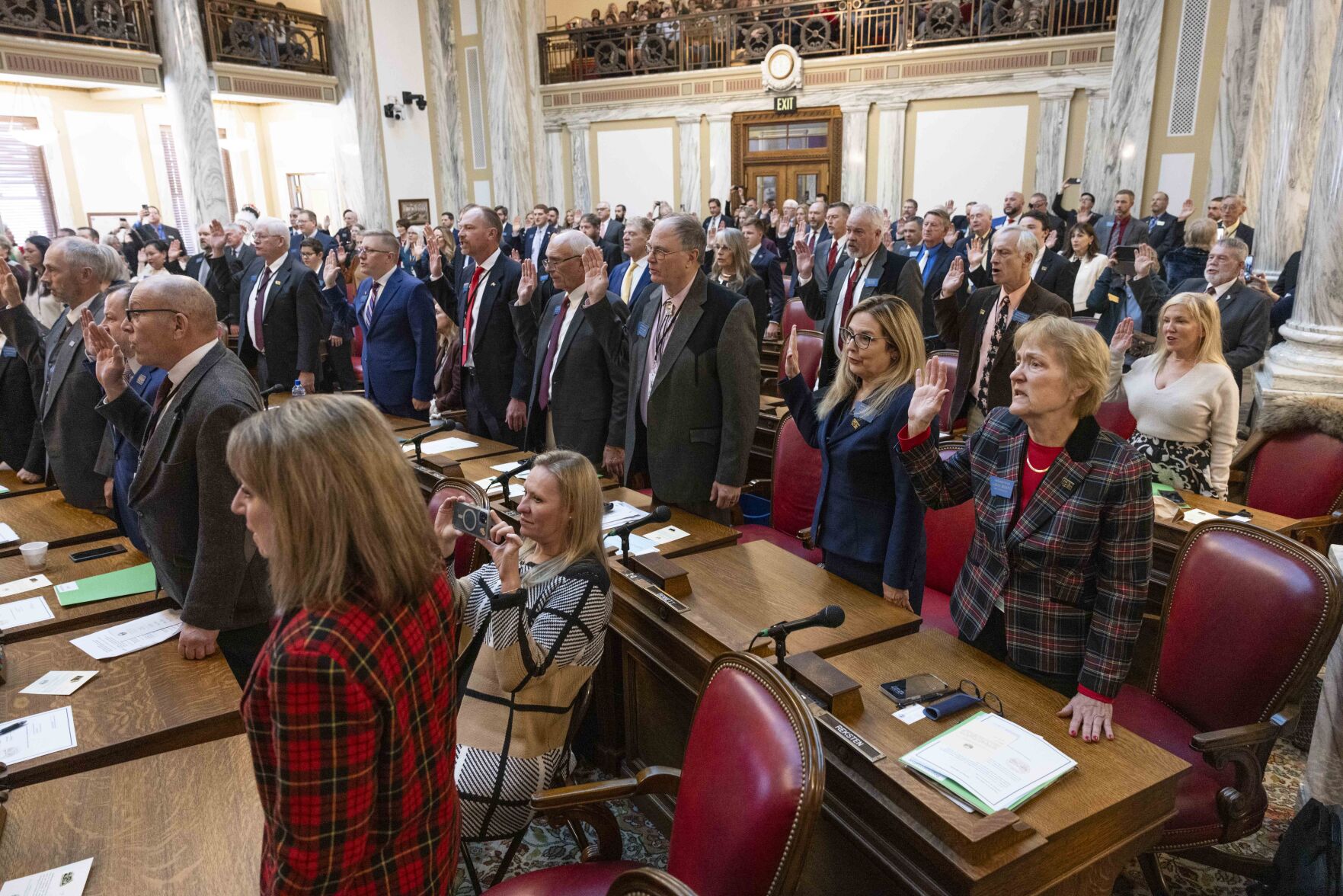 Montana lawmakers advance pay raises for themselves