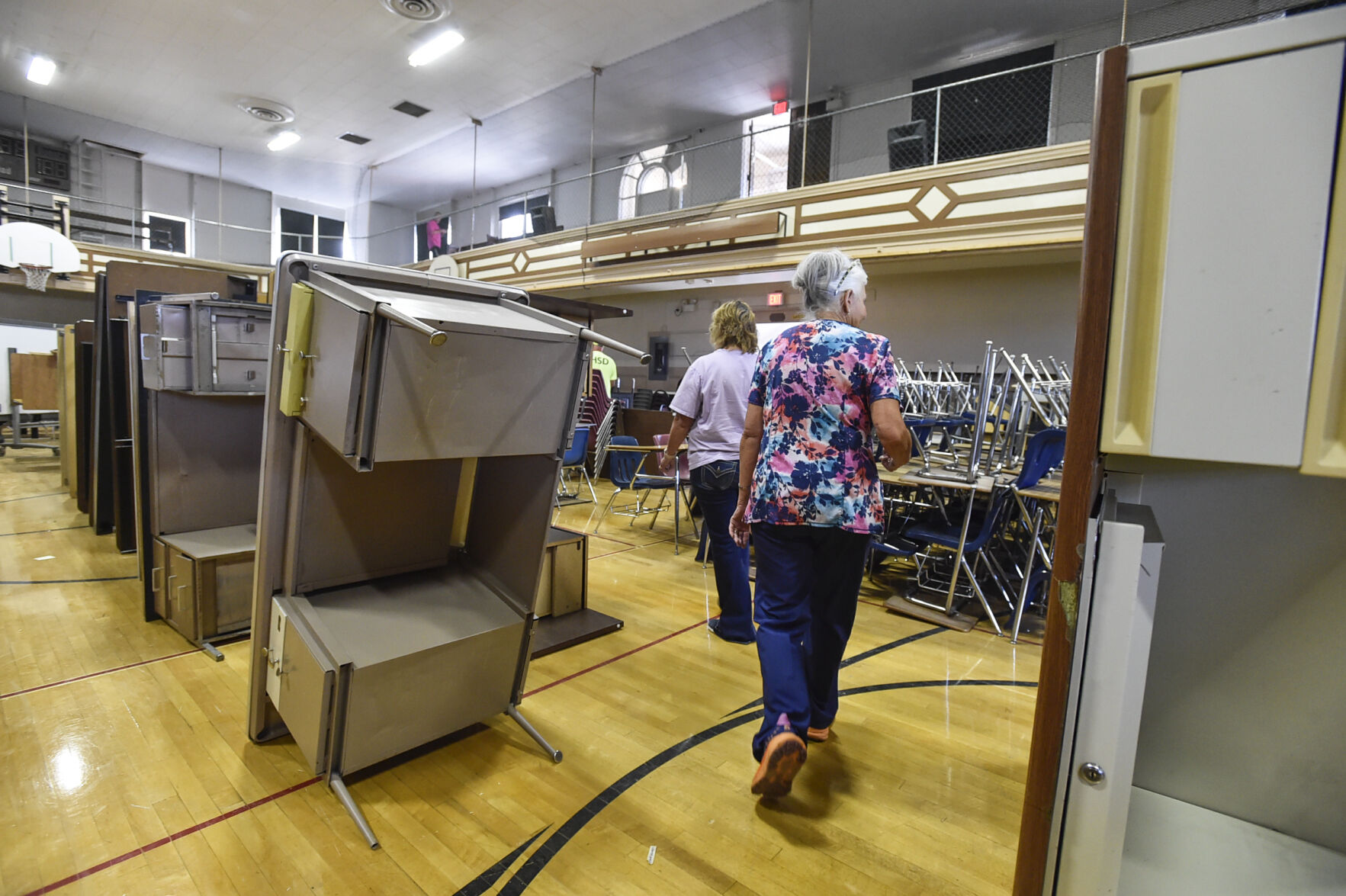 Helena school district gives away unused furniture