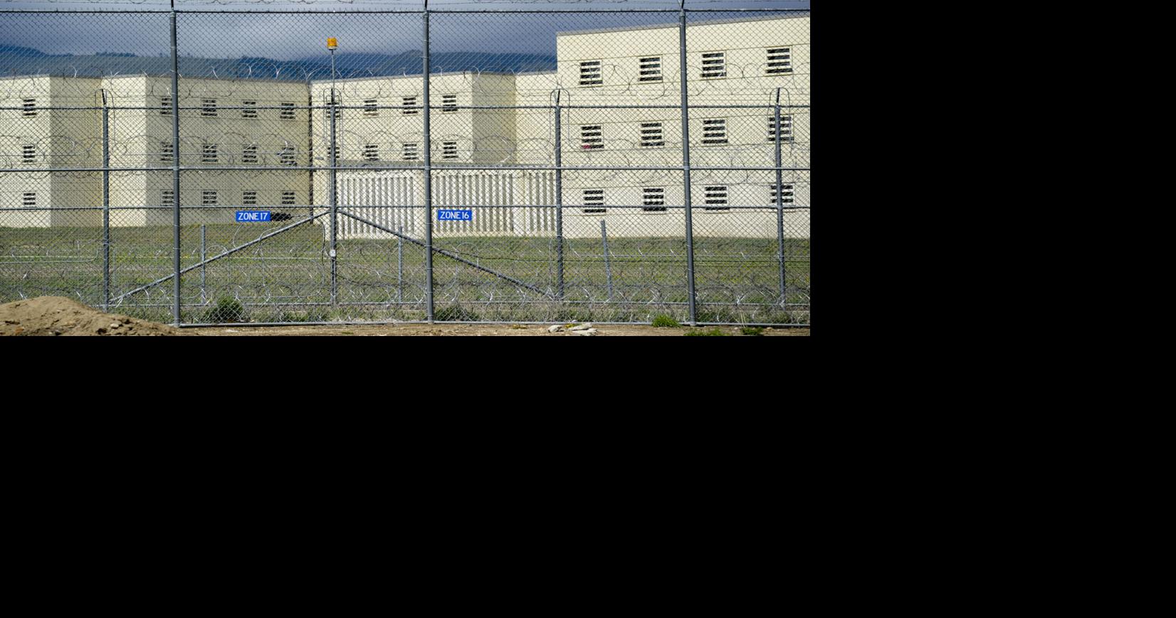 After Arizona prison deal, state inmates still backed up in county jails