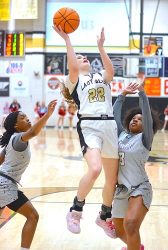 UHS basketball splits with Siegel Saturday | Sports | herald-citizen.com