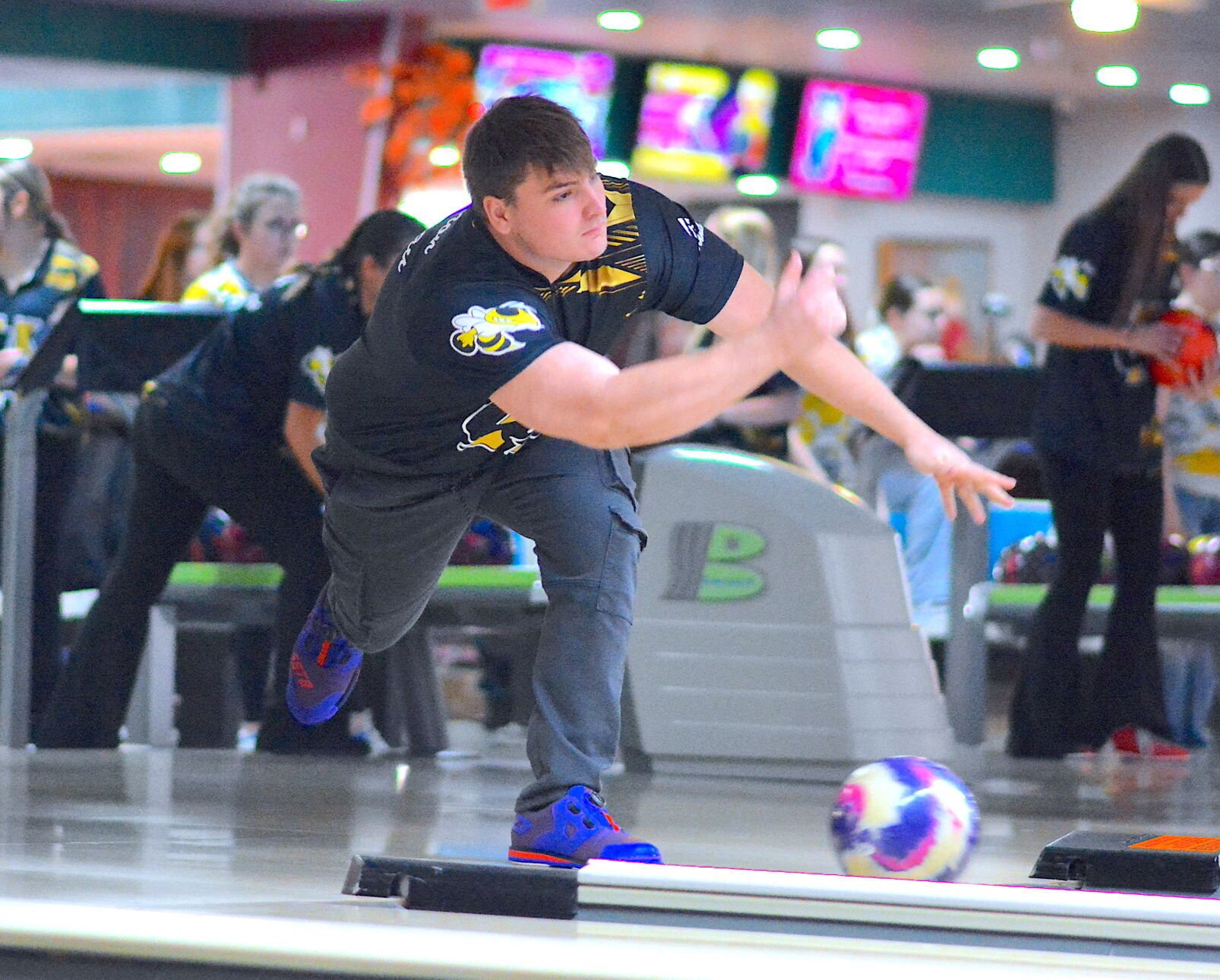 Bee bowlers done after regional semifinal loss | Sports | herald ...