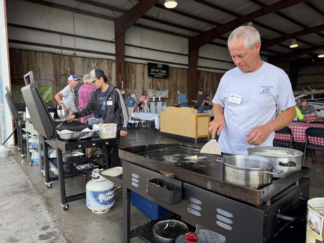 Fly-in breakfast lands at airport | Mcminnville | herald-citizen.com